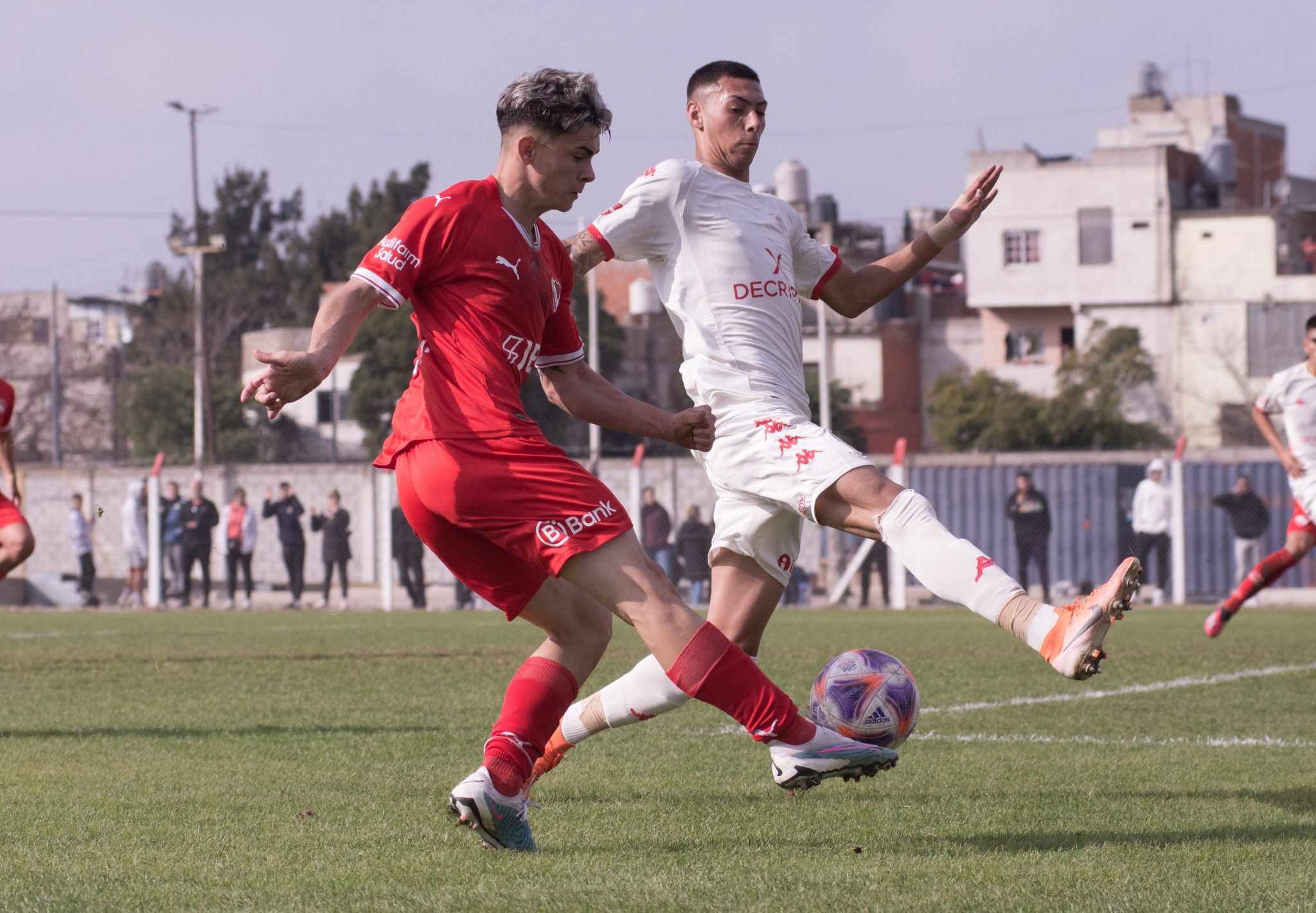 La Reserva de Independiente fue más que Huracán en La Quemita